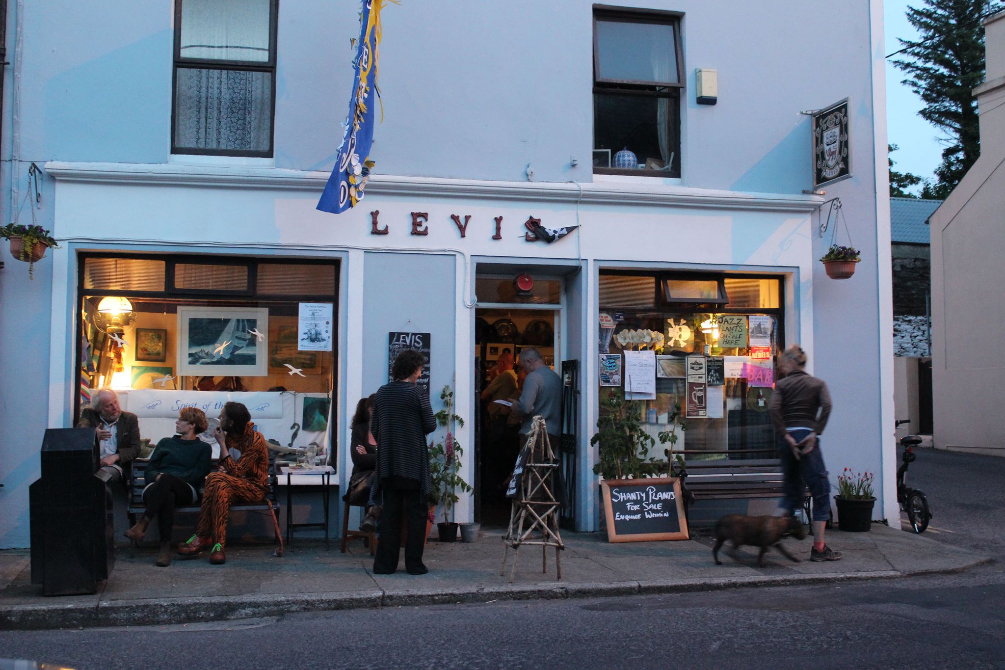 Levis Corner House | Pure Cork | Food-drink
